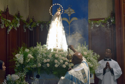 Portuguese Meet in Queens To Celebrate Fatima Feast - The Tablet
