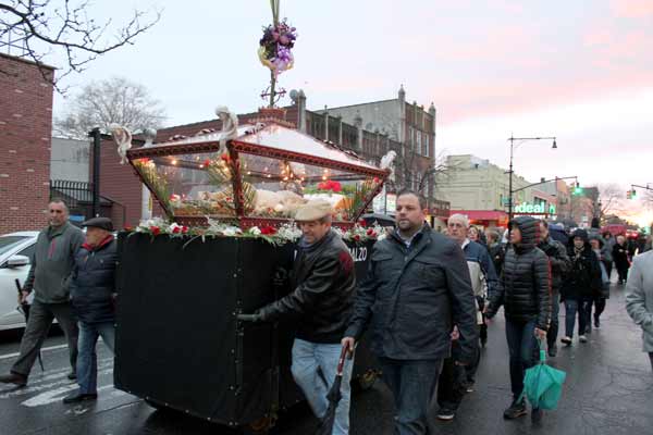 Good Friday In Glendale - The Tablet