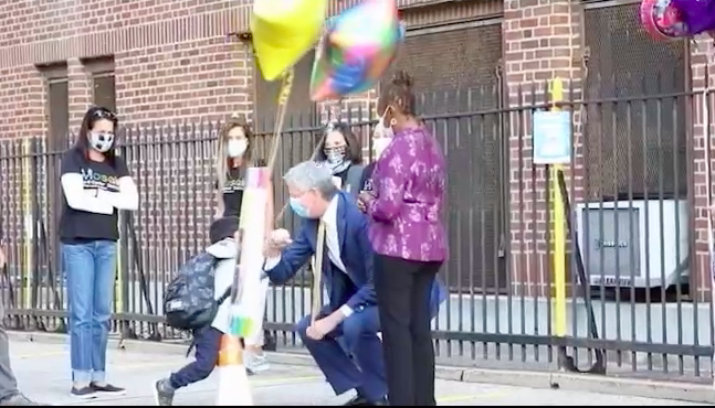 Mayor Bill de Blasio Visits St. Bartholomew’s UPK Center During First ...