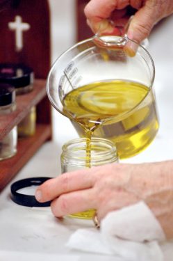 Chrism Mass to Bless Holy Oils Set for Holy Tuesday - The Tablet