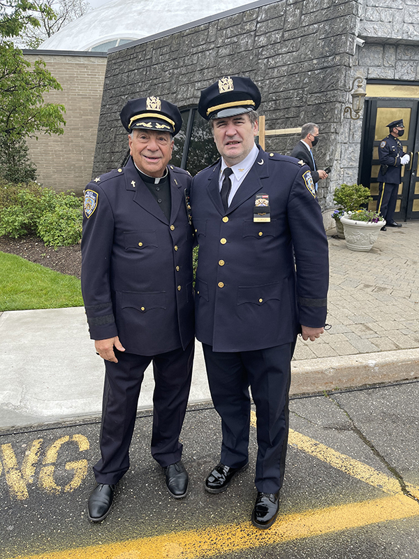 NYPD Chaplains Share Laughter, Tears as They Bond Over Life in New York ...