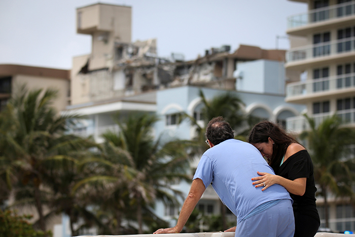 A Week After Building Collapse, Miami Clergy Still Comforting Families ...