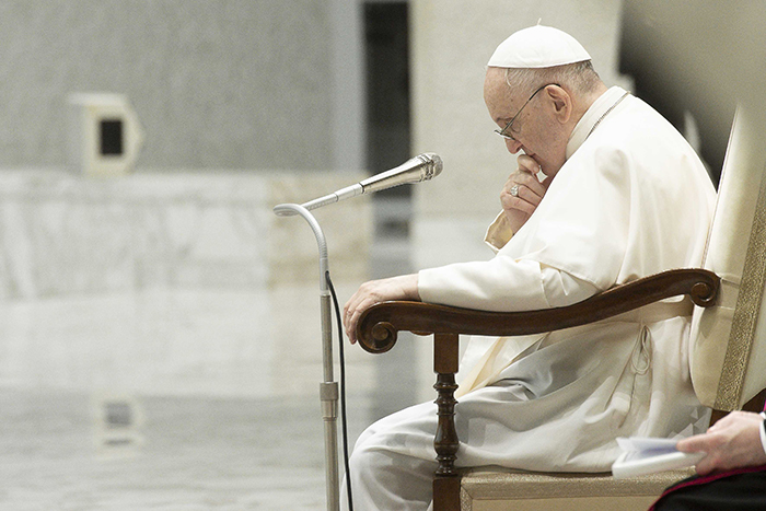 Crises Are Signs That Church Is Still Alive, Pope Francis Says - The Tablet