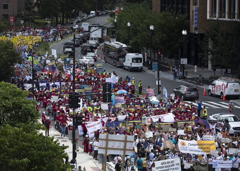 In Washington, Saints Join a Crowd Marching for Immigration Reform ...