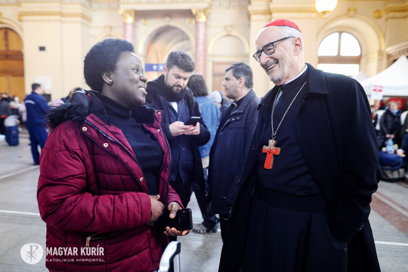 Cardinals Arrive in Ukraine, Hungary on Mission of Hope - The Tablet