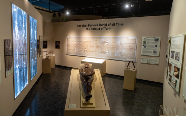 With New Exhibit, Texas Museum Has Only Permanent Display of Shroud of ...