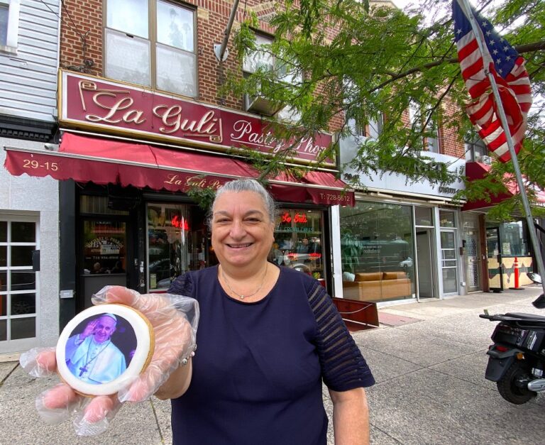 Cookies Bearing Likeness of Pope Francis Given after Mass to Rikers ...