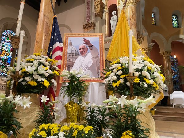 Bishop Brennan, Diocesan Parishioners Say Goodbye to Pope Francis at ...